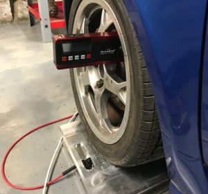 Suspension setup on race cars, sports cars and classic cars